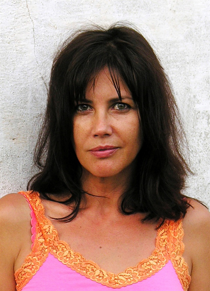 Anne Roussel- Fiche Artiste - Artiste interprète - AgencesArtistiques ...