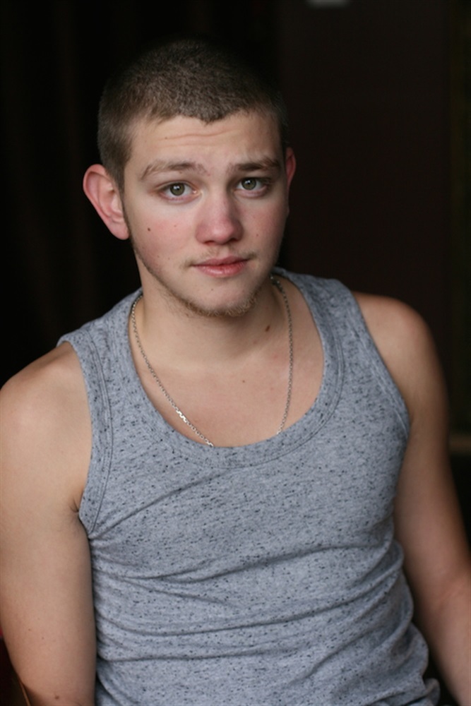 Anthony Bajon- Fiche Artiste - Artiste interprète - AgencesArtistiques ...