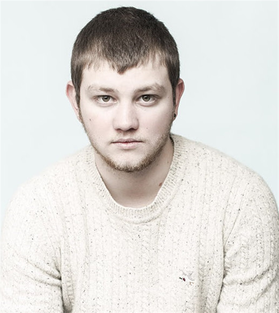 Anthony Bajon- Fiche Artiste - Artiste interprète - AgencesArtistiques ...