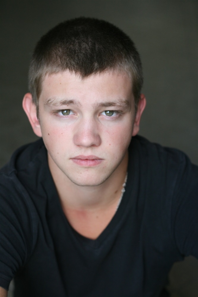 Anthony Bajon- Fiche Artiste - Artiste interprète - AgencesArtistiques ...