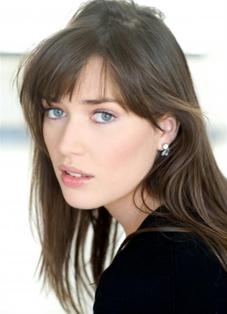 Elsa ESNOULT- Fiche Artiste - Artiste interprète - AgencesArtistiques ...