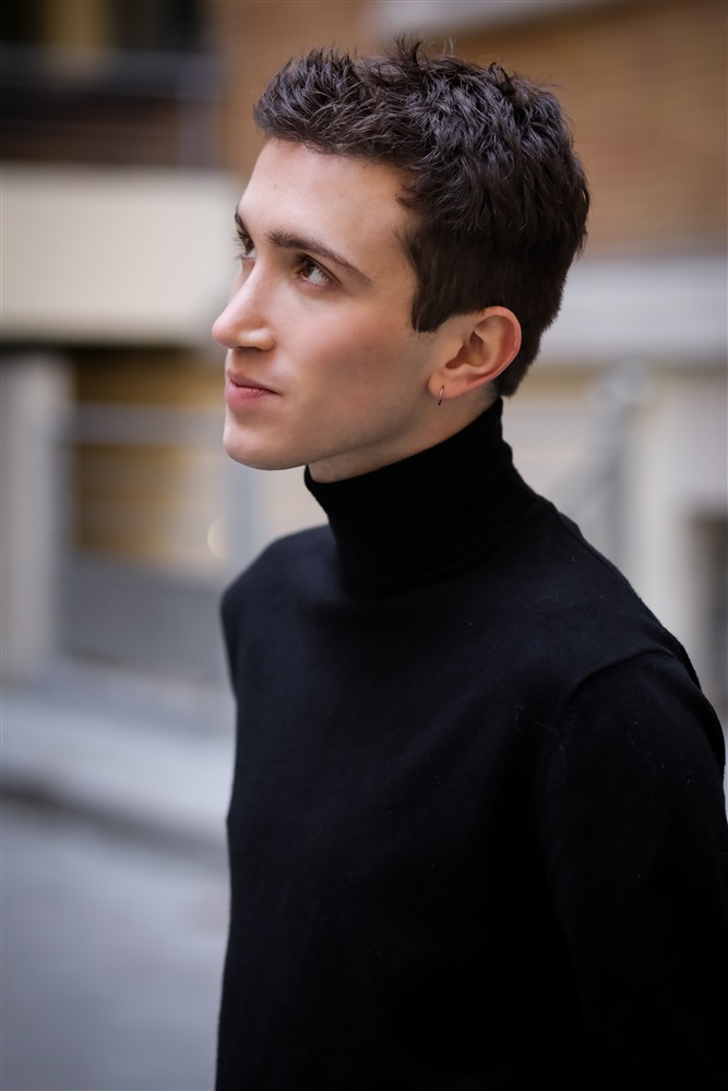 Simon Costa- Fiche Artiste - Artiste interprète - AgencesArtistiques ...