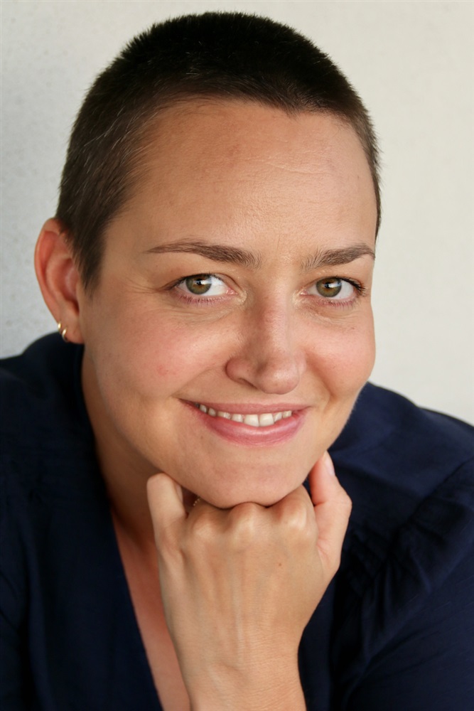 Alicia Bader- Fiche Artiste - Artiste interprète - AgencesArtistiques ...