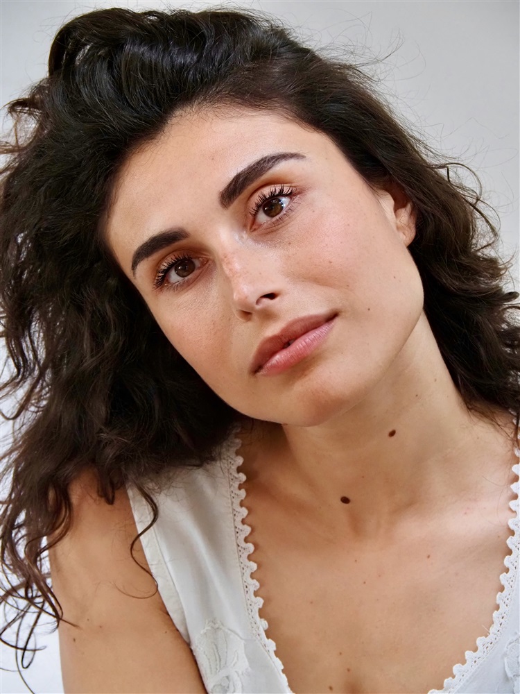 Emma Laurent- Fiche Artiste - Artiste interprète - AgencesArtistiques ...