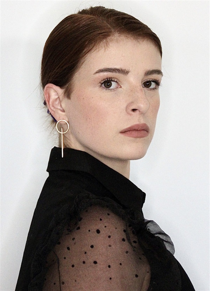 Enola Righi - Fiche Artiste - Artiste interprète - AgencesArtistiques ...