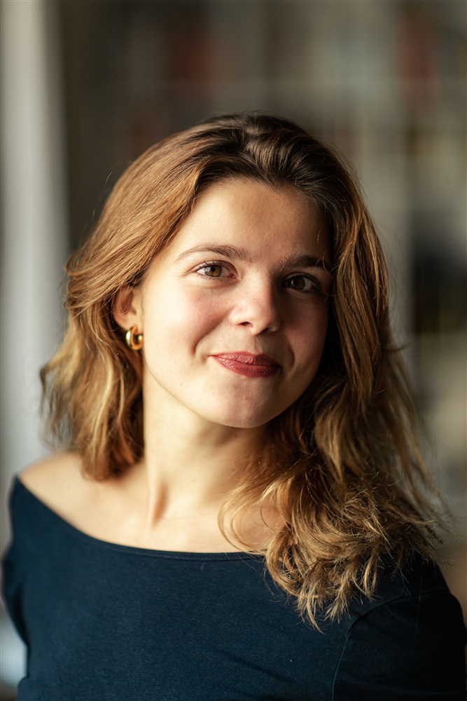 Iris Roche- Fiche Artiste - Artiste interprète - AgencesArtistiques.com ...