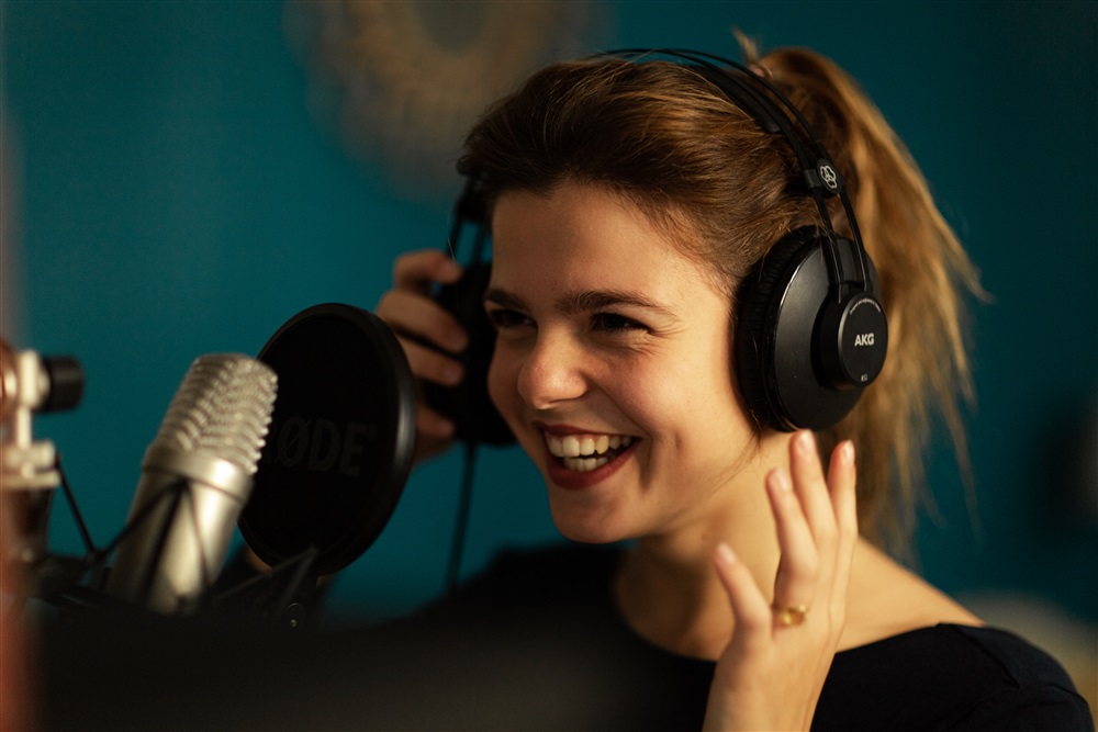 Iris Roche- Fiche Artiste - Artiste interprète - AgencesArtistiques.com ...