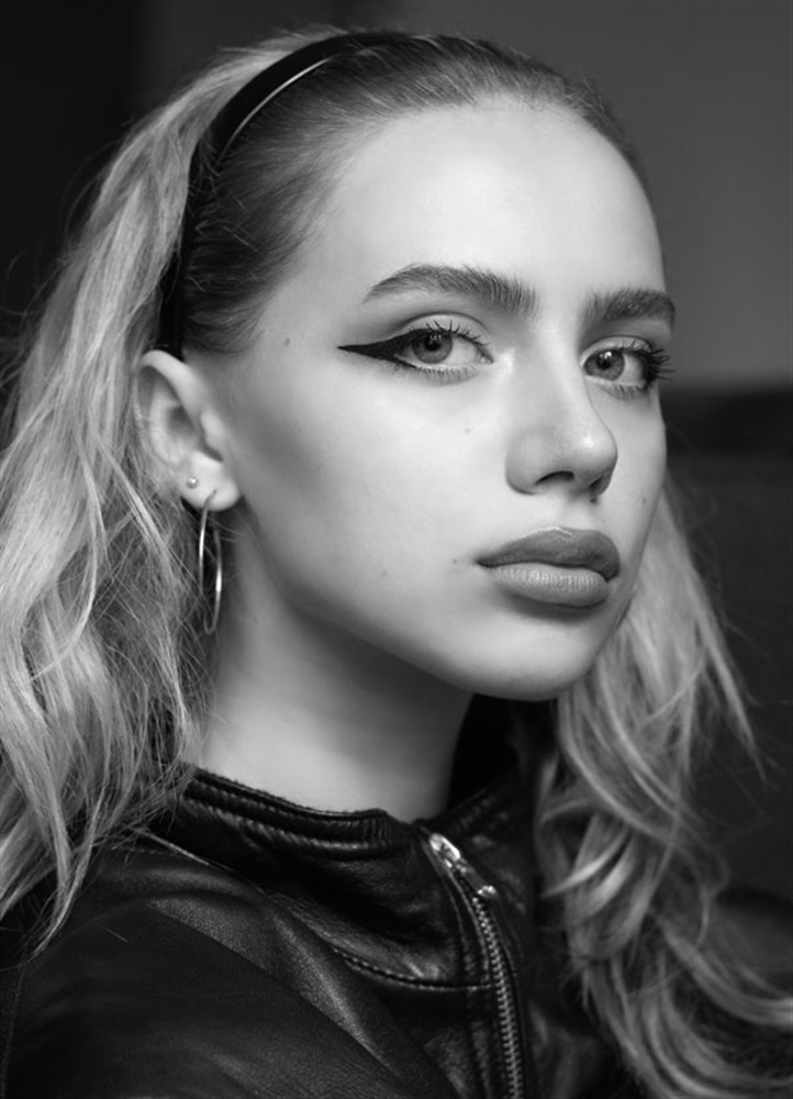 Romane Parc- Fiche Artiste - Artiste interprète - AgencesArtistiques ...