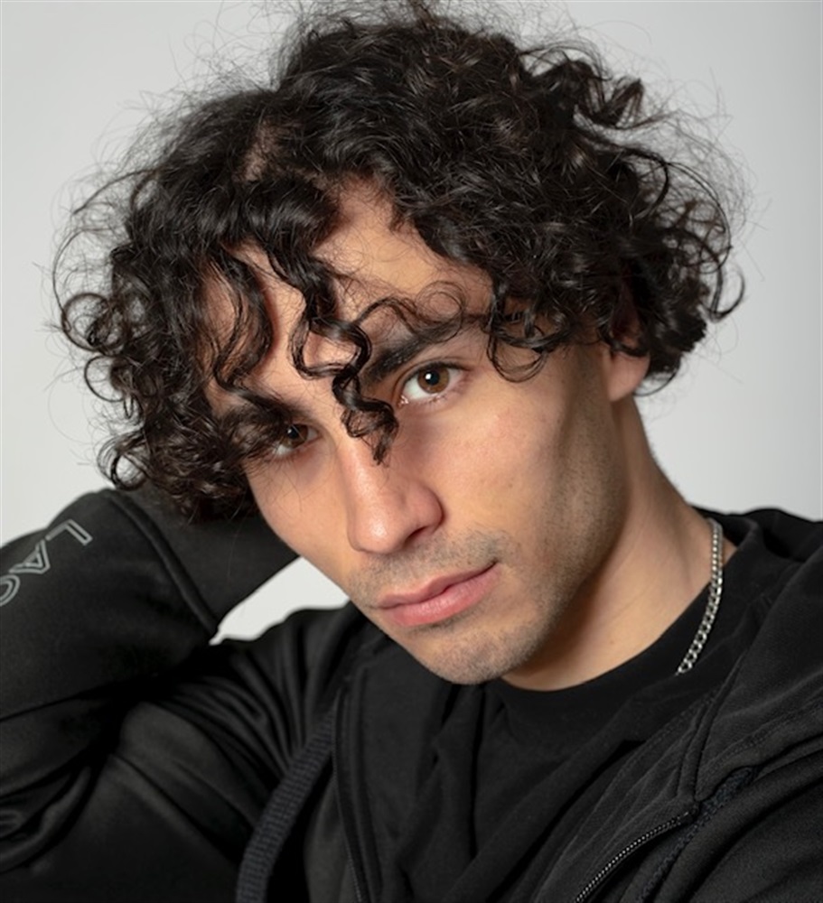 Léo Moreau- Fiche Artiste - Artiste interprète - AgencesArtistiques.com ...