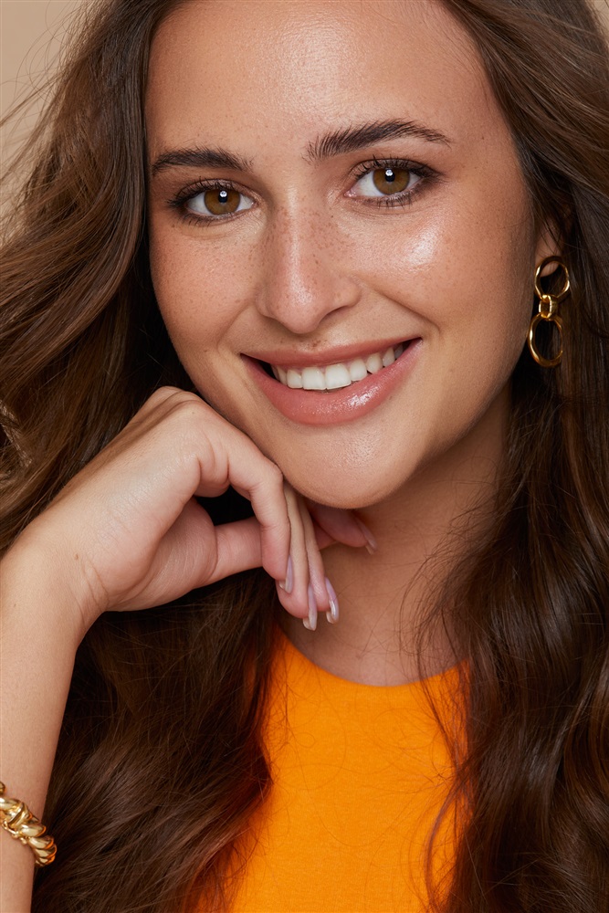 Paloma Reynaud- Fiche Artiste - Artiste interprète - AgencesArtistiques ...