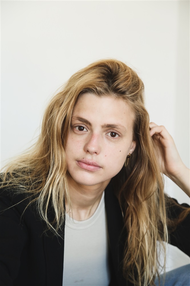 Emma Ravier- Fiche Artiste - Artiste interprète - AgencesArtistiques ...