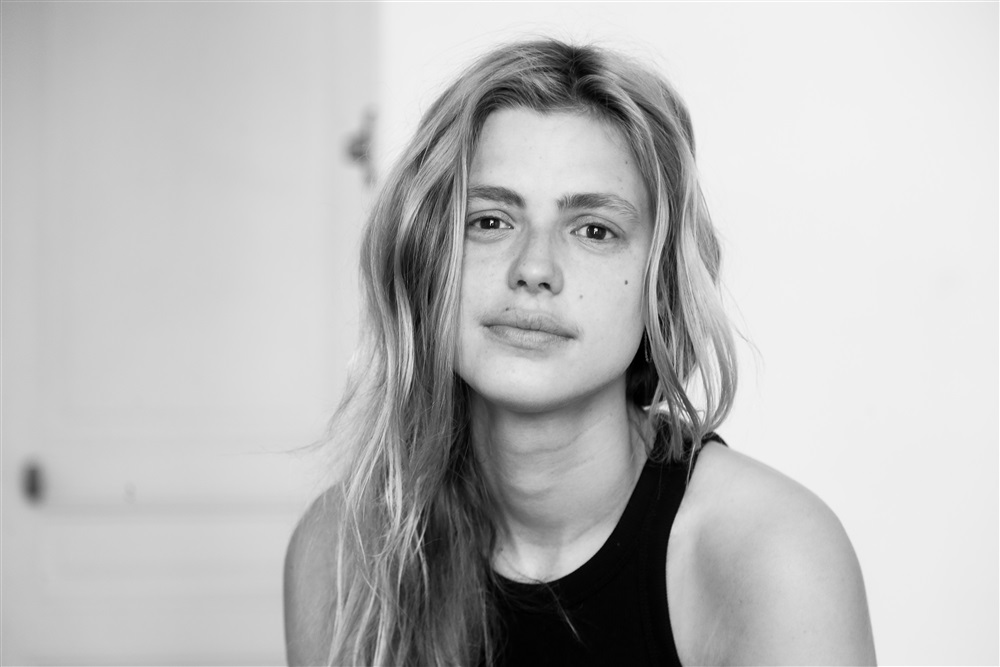 Emma Ravier- Fiche Artiste - Artiste interprète - AgencesArtistiques ...