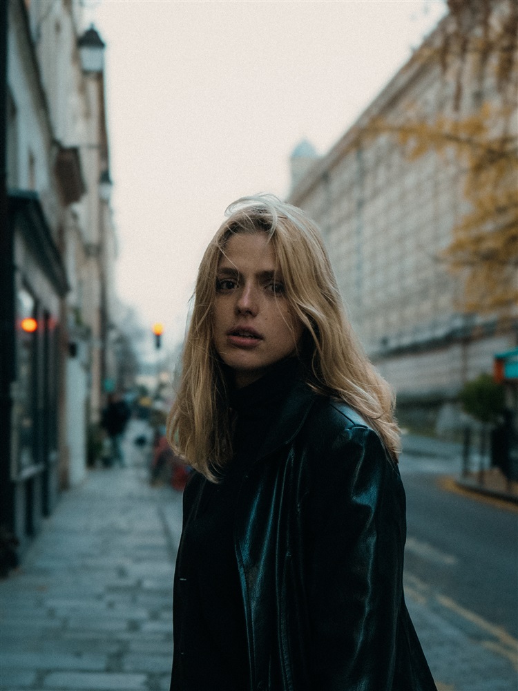 Emma Ravier- Fiche Artiste - Artiste interprète - AgencesArtistiques ...