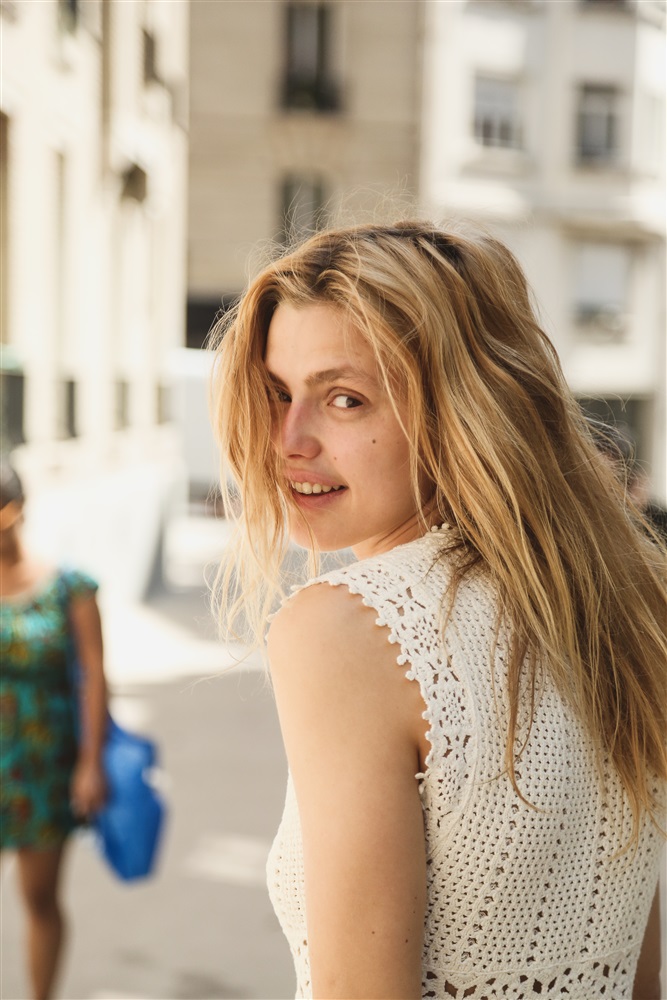 Emma Ravier- Fiche Artiste - Artiste interprète - AgencesArtistiques ...