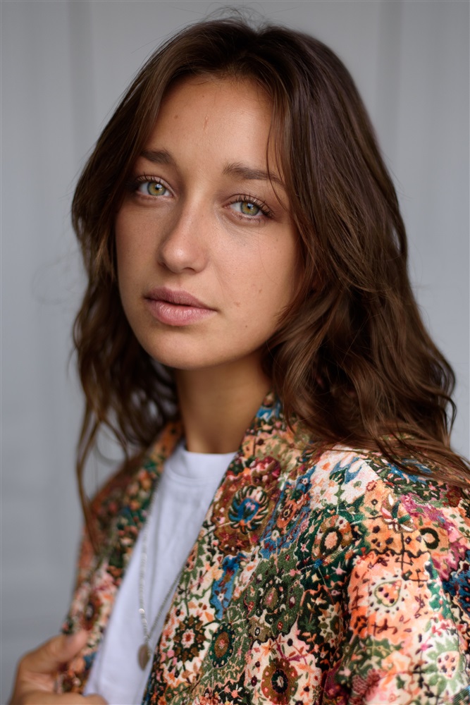 Zoï Sévérin- Fiche Artiste - Artiste interprète - AgencesArtistiques ...