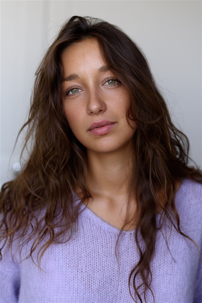 Zoï Sévérin- Fiche Artiste - Artiste interprète - AgencesArtistiques ...