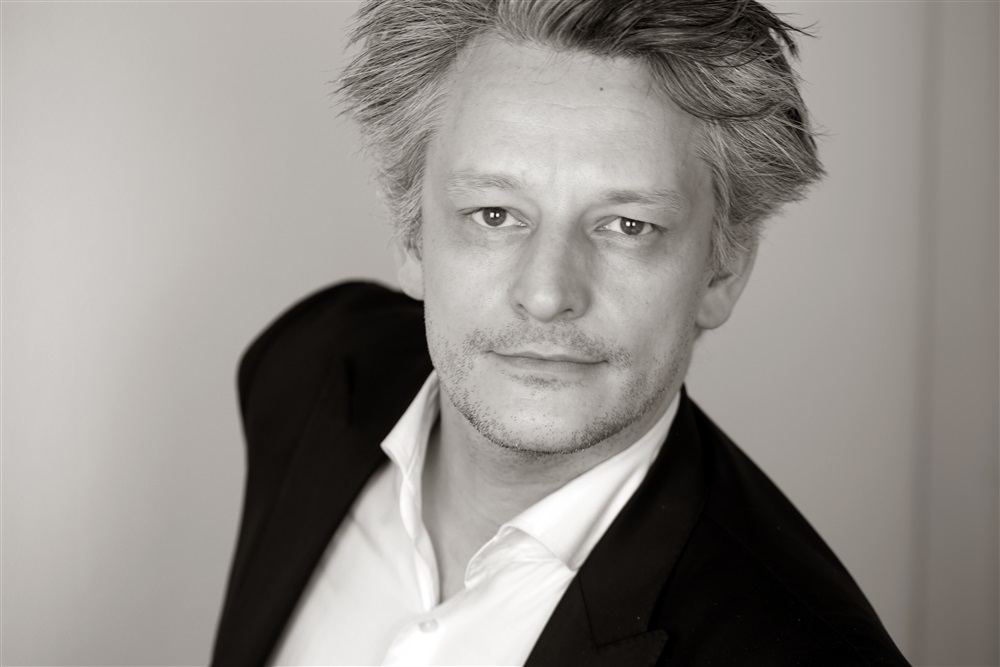 Hugo Horiot- Fiche Artiste - Artiste interprète - AgencesArtistiques ...