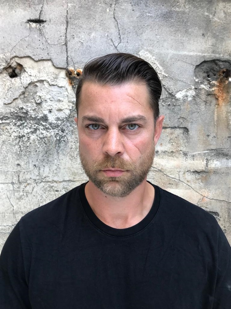Julien Simon- Fiche Artiste - Artiste interprète - AgencesArtistiques ...