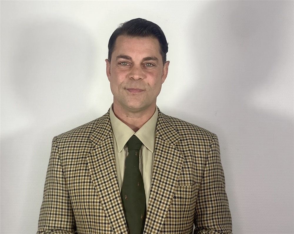 Julien Simon- Fiche Artiste - Artiste interprète - AgencesArtistiques ...