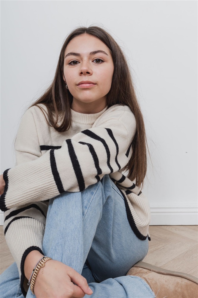 MARGOT C.- Fiche Artiste - Artiste interprète - AgencesArtistiques.com : la plateforme des ...