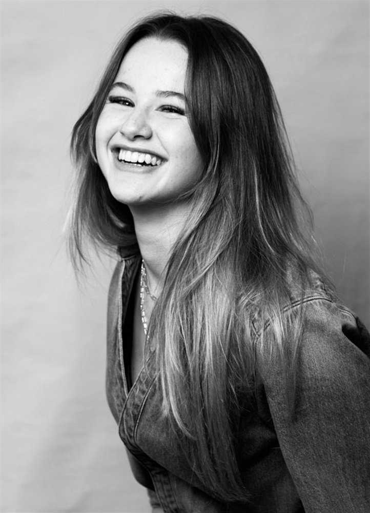 Julie Savard- Fiche Artiste - Artiste interprète - AgencesArtistiques ...