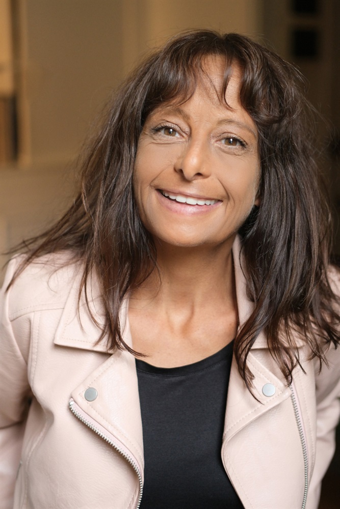 CORINNE MARTIN- Fiche Artiste - Artiste interprète - AgencesArtistiques ...