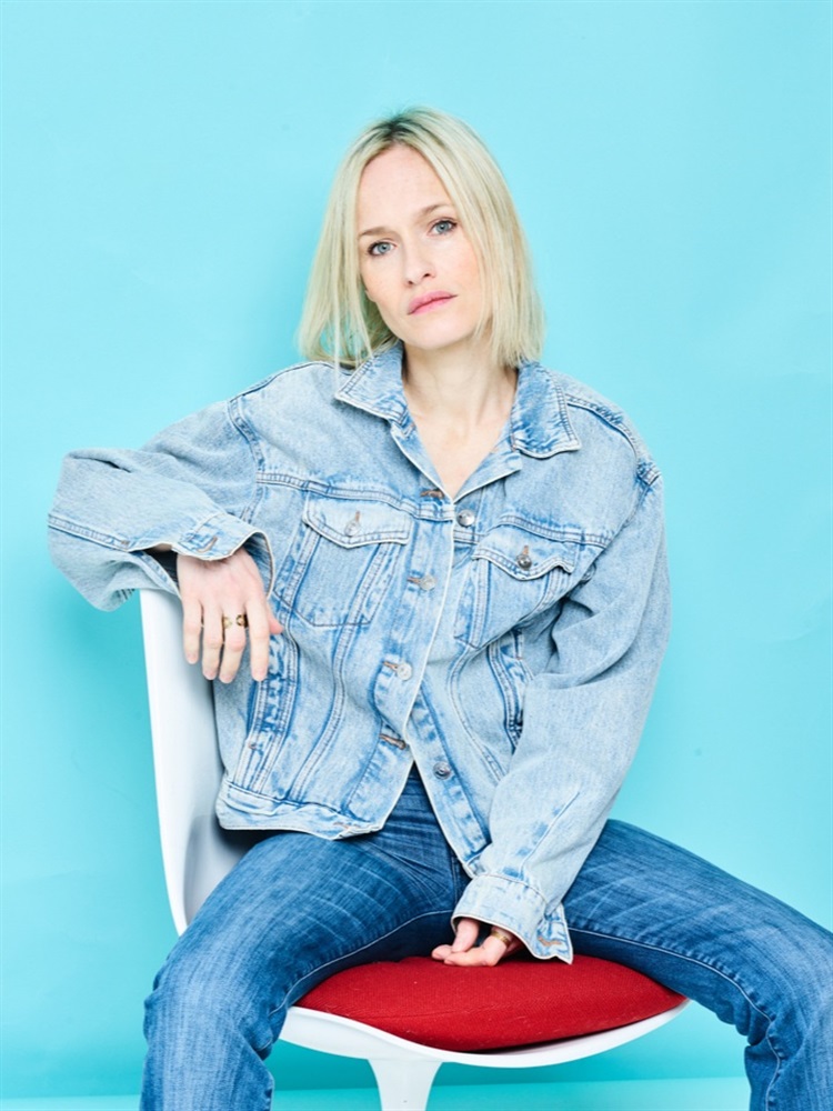 Lara MENINI- Fiche Artiste - Artiste interprète - AgencesArtistiques ...