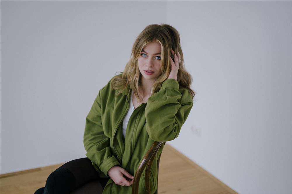 Zoe Straub- Fiche Artiste - Artiste interprète - AgencesArtistiques.com ...