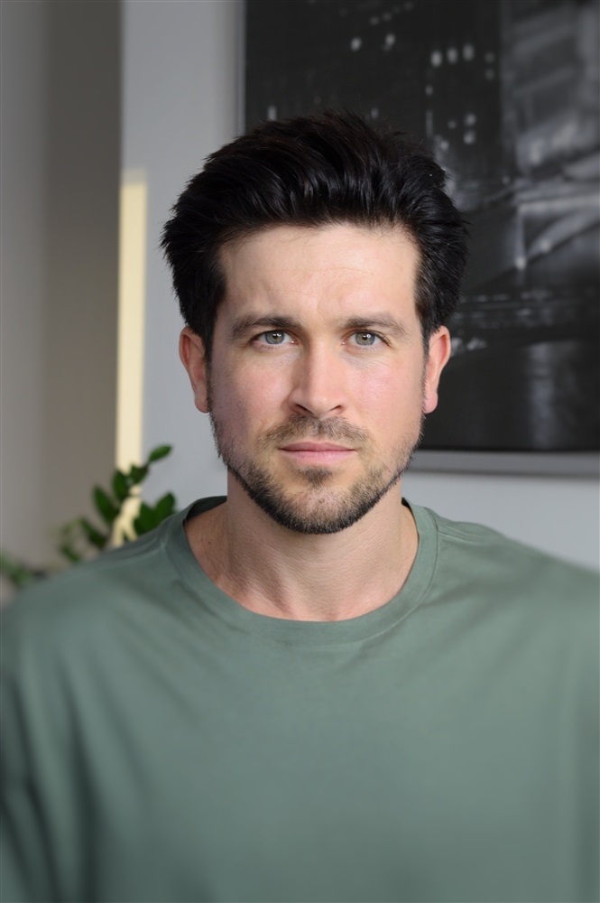 THOMAS MORA- Fiche Artiste - Artiste interprète - AgencesArtistiques ...