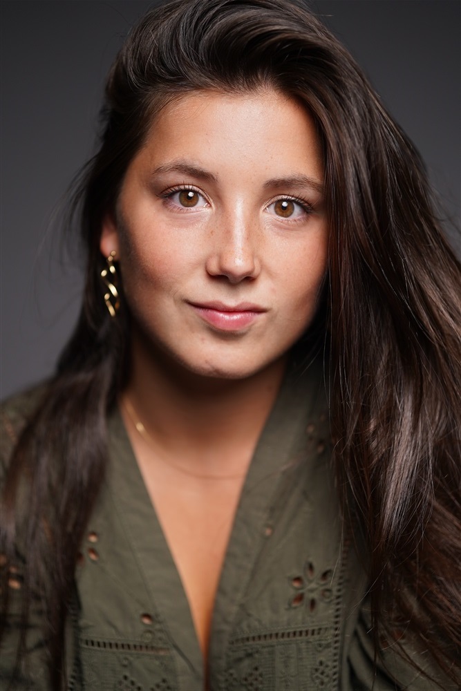 Justine Teulié- Fiche Artiste - Artiste interprète - AgencesArtistiques ...