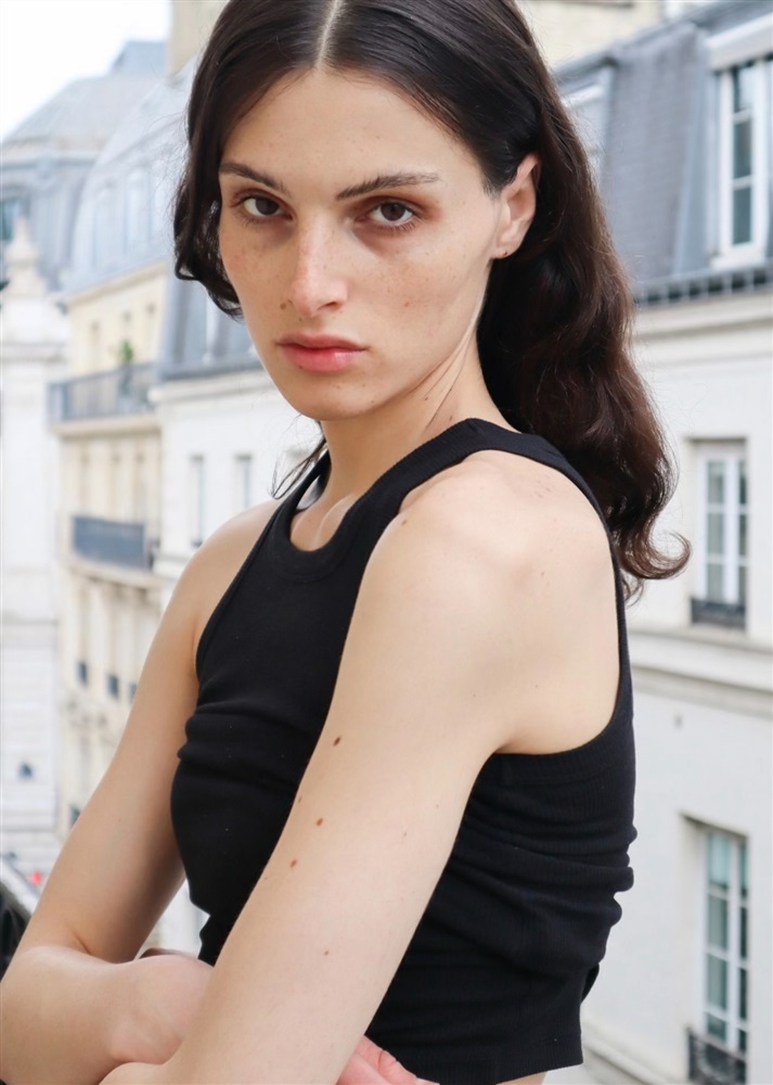 Lou SERIOT- Fiche Artiste - Artiste interprète - AgencesArtistiques.com ...