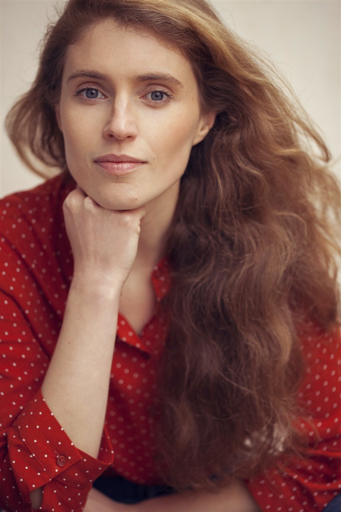 Delphine LANNIEL- Artist Profil - Actor - AgencesArtistiques.com : la ...