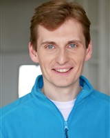 Damien ROUX • Comédien • Auteur • Metteur en scène • Voix off