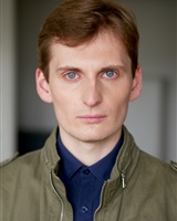 Damien ROUX • Comédien • Auteur • Metteur en scène • Voix off