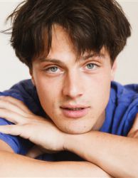 Simon Rérolle- Fiche Artiste - Artiste interprète - AgencesArtistiques ...