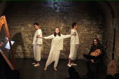 Constance Chovet • Comédienne • Danseuse contemporaine • Chorégraphe ...