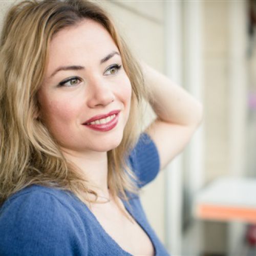 Maud BAECKER- Fiche Artiste - Artiste interprète - AgencesArtistiques ...