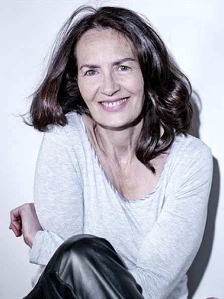 Marie ROUSSEAU • Comédienne • Chanteuse • Auteure