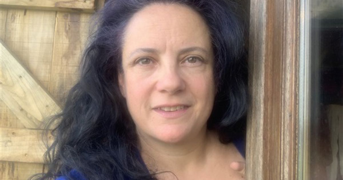 CHLOE OLIVER- Fiche Artiste - Artiste interprète - AgencesArtistiques ...