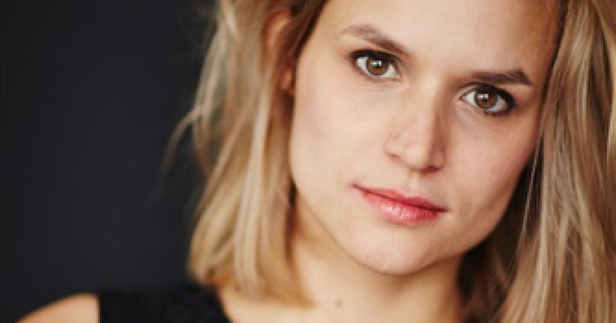 Elsa Madeleine- Fiche Artiste - Artiste interprète - AgencesArtistiques ...