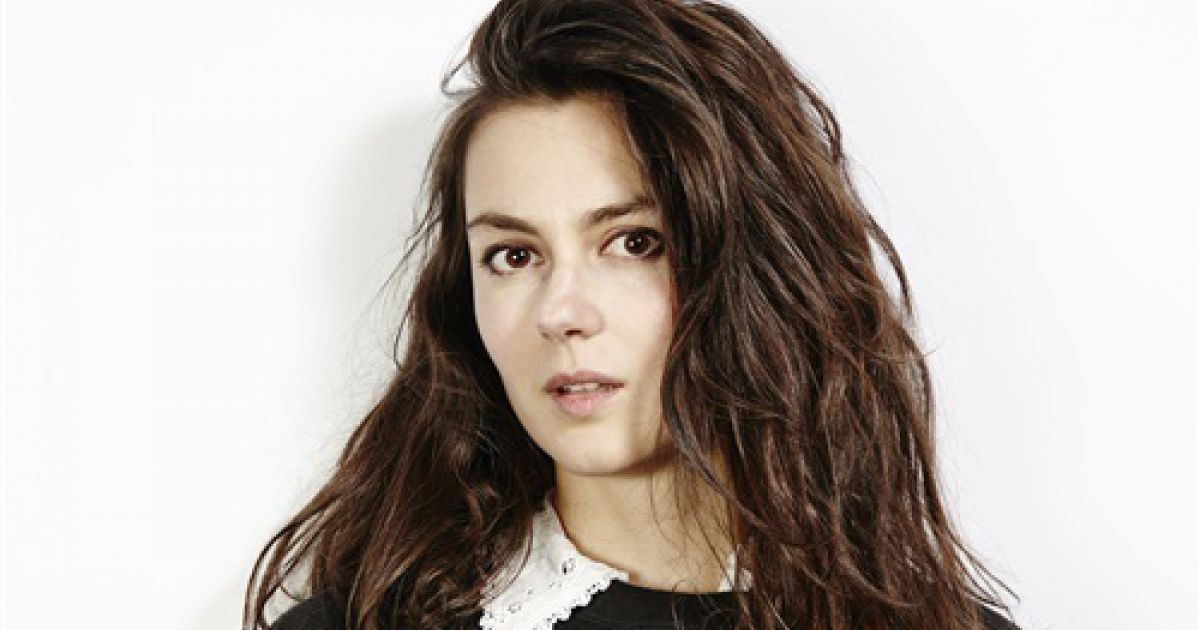 Julia Faure- Fiche Artiste - Artiste interprète - AgencesArtistiques ...