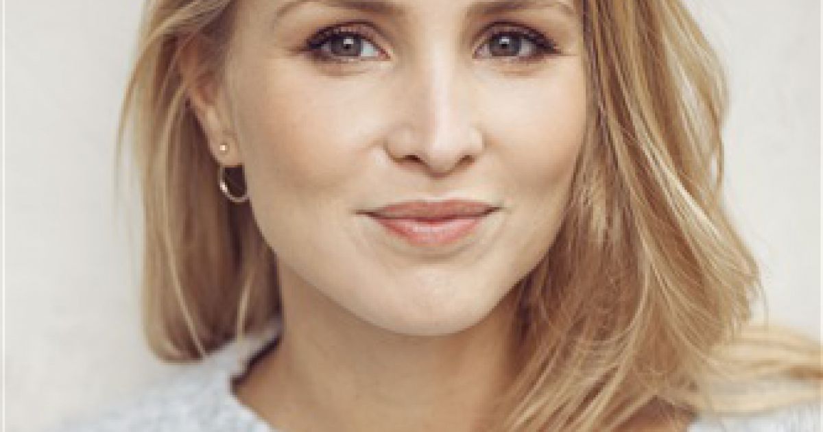 Déborah Krey- Fiche Artiste - Artiste interprète - AgencesArtistiques ...