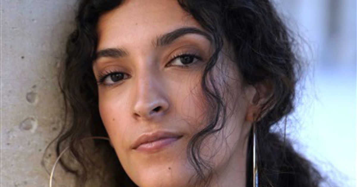 Mama Bouras- Fiche Artiste - Artiste interprète - AgencesArtistiques ...