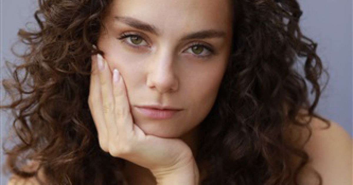 Salomé BENITHA- Fiche Artiste - Artiste interprète - AgencesArtistiques ...
